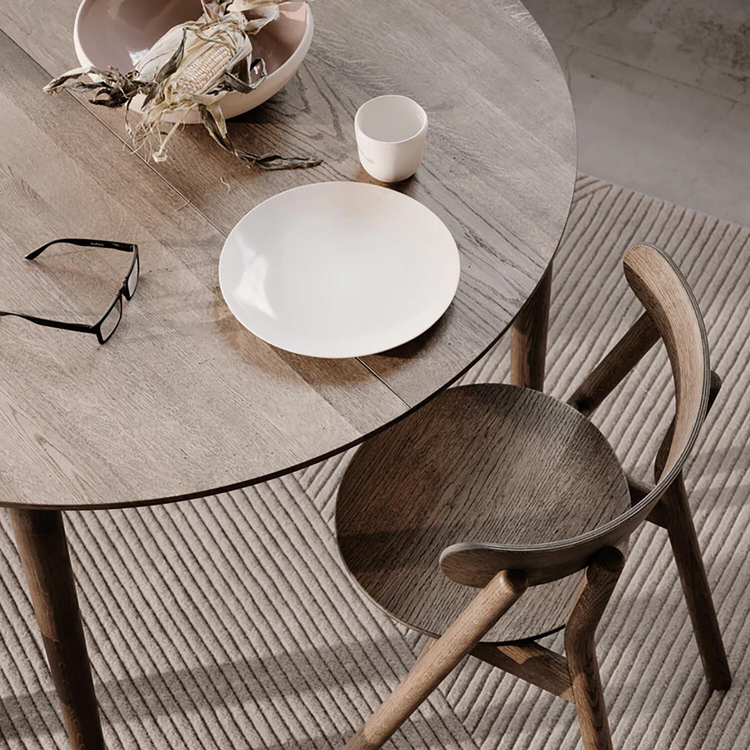 Kjøp Expand spisebord circular D120, røkt eik fra Northern